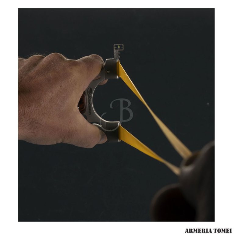 FIONDA – BLACKBIRD SLINGSHOT BUTTERFLY WOOD | Armeria Tomei